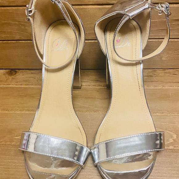 Source Unknown | Shoes | Womens Silver Platform With Block Heal And ...